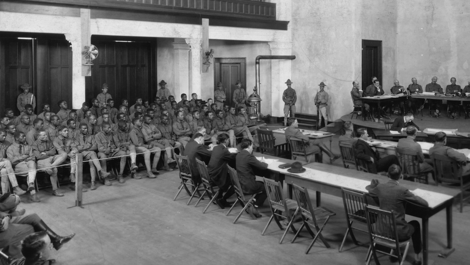 Dec. 11, 1917: Black Soldiers Executed for Houston Riot - Zinn ...