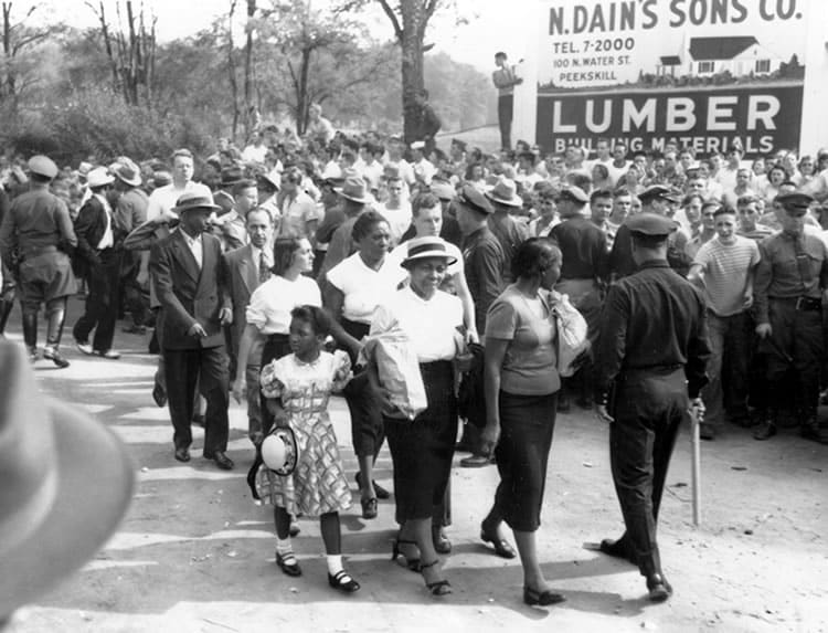 Oct. 14, 1916: Paul Robeson Excluded from Rutgers Football Team - Zinn ...